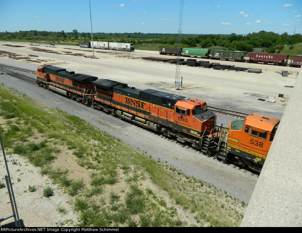 BNSF 1045